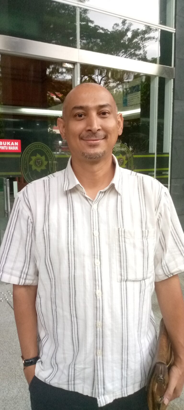 Kuasa Hukum Terdakwa Direktur Komersial PT PGN (Persero) Danny Praditya, FX L Michael Shah SH ...